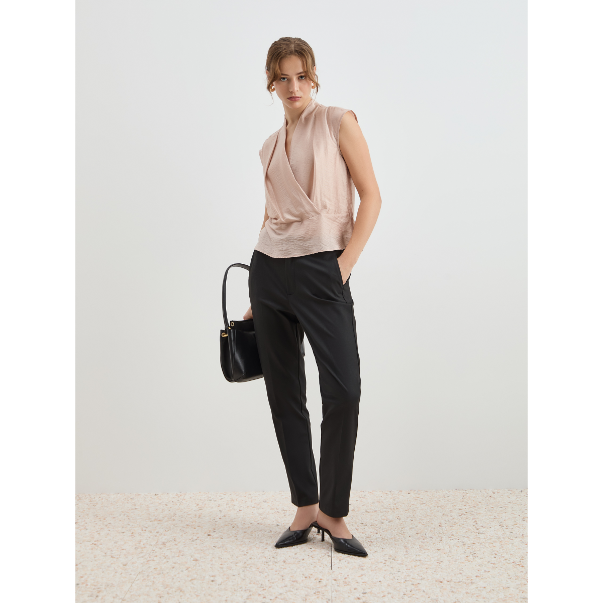 Sleeveless top with crossover neckline - D004938_406 - Decenio